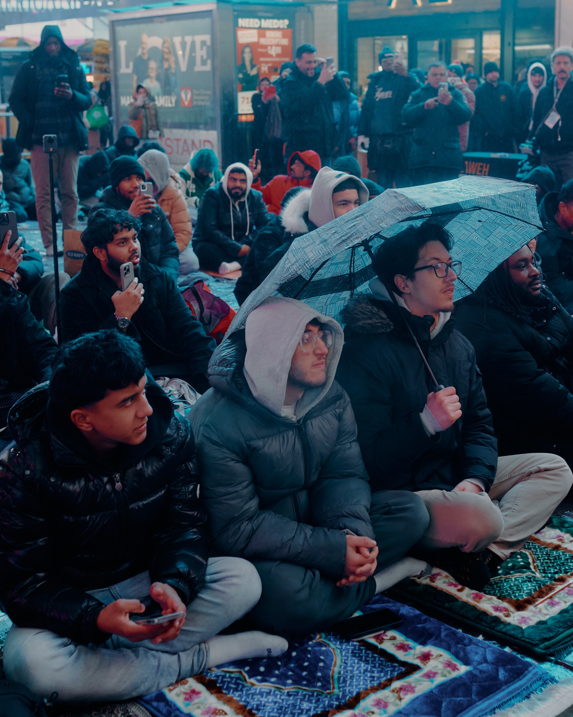 Ramadan in New York: Taraweeh Prayers in Times Square - Documented